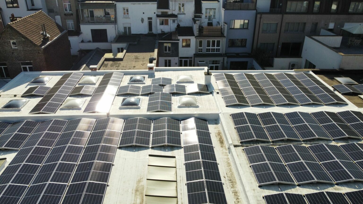 Solutions solaires pour entreprises – Photovoltaïque et batteries clé ...